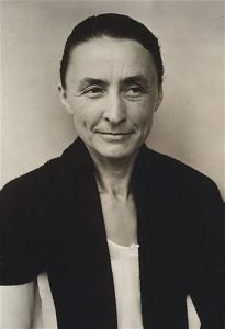 Georgia O'Keeffe Biography for Kids | Jus' Classical